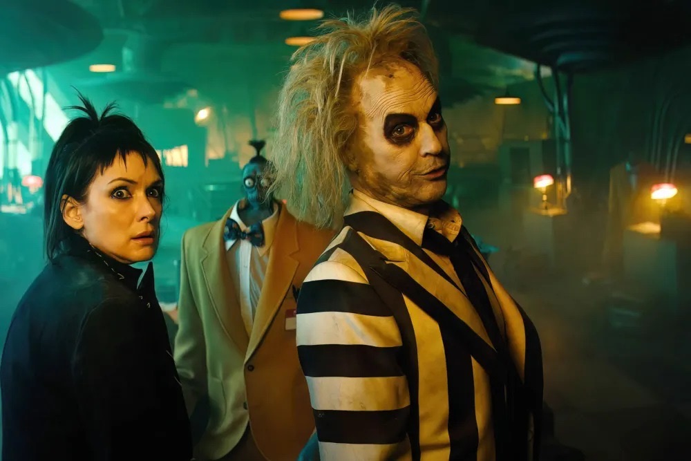 BEETLEJUICE BEETLEJUICE REVIEW: TIM BURTON’S OVERSTUFFED FUNHOUSE HAS ...